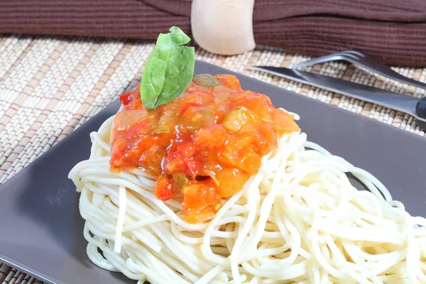 Pasta con salsa roja presentacion Stock Photos, Royalty Free Pasta con ...