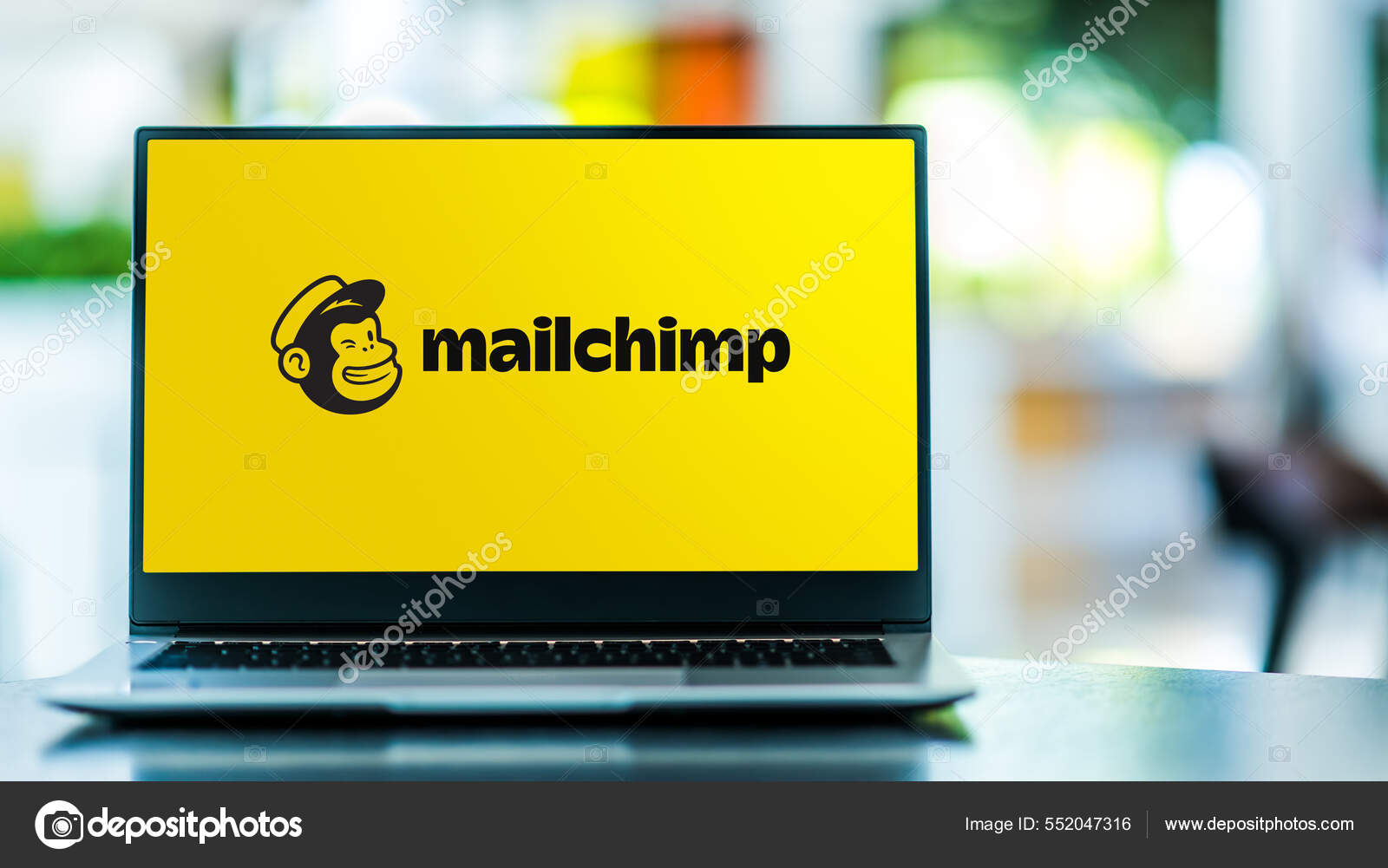 Poznan Pol Mar 2021 Computadora Portátil Que Muestra Logotipo Mailchimp ...