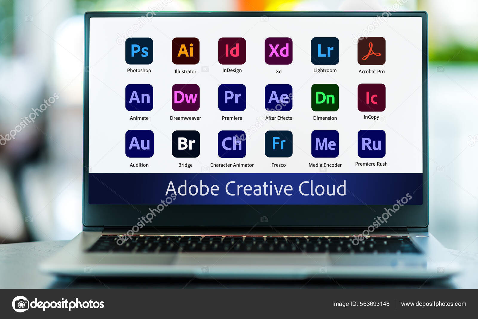 Poznan Pol Nov 2021 Computadora Portátil Que Muestra Logotipo Adobe ...