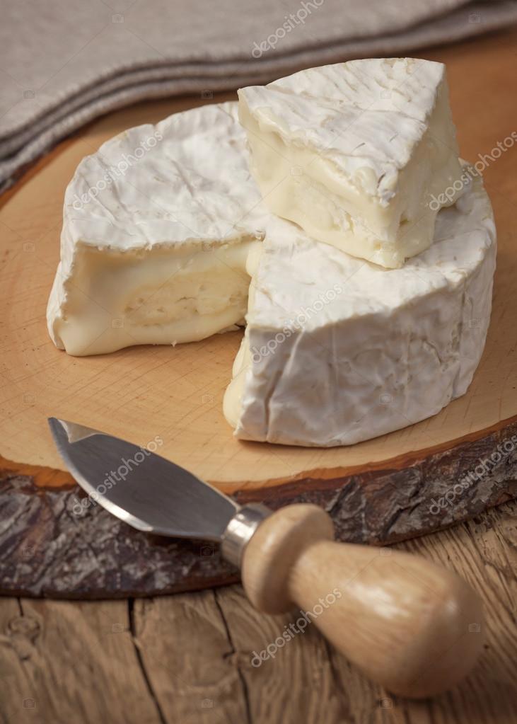Camembert — Stock Photo © egal #12116367
