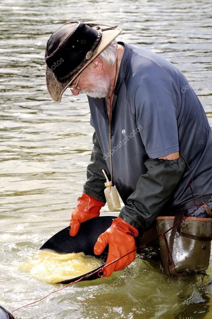 Gold digger in France – Stock Editorial Photo © Gilles_Paire #43097781