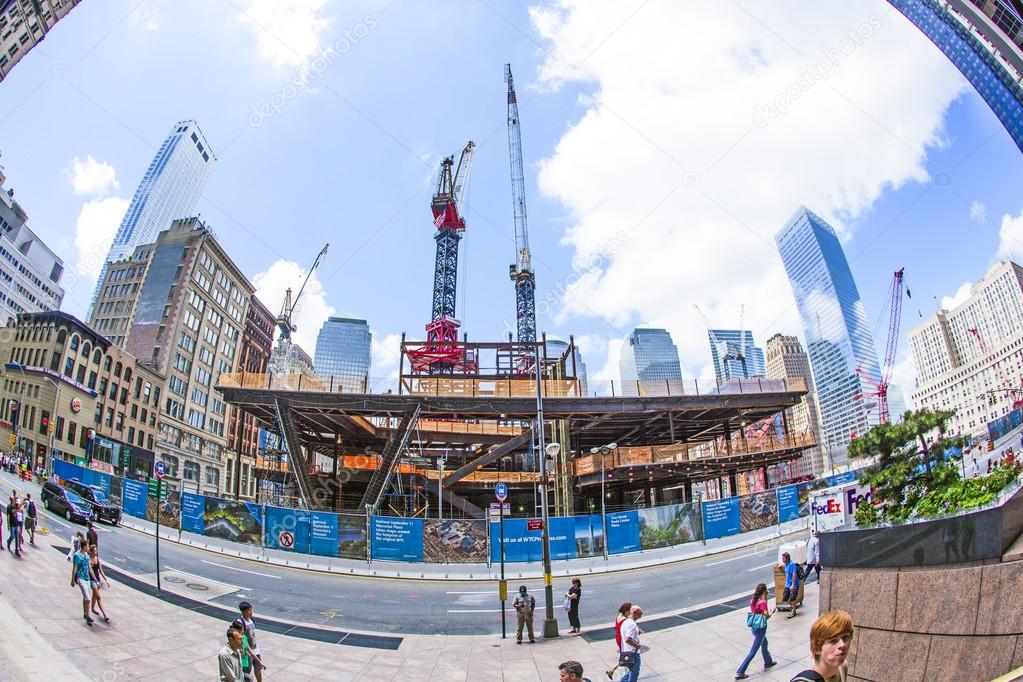 People at construction site of Ground Zero in Manhattan, New Yor ...