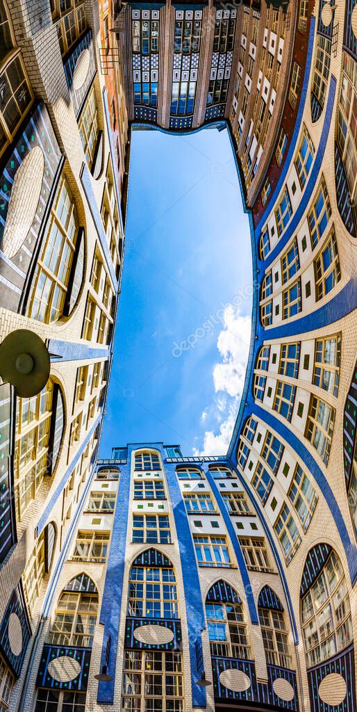 Berlín, Alemania - 2 de mayo de 2016: Vista panorámica del patio ...
