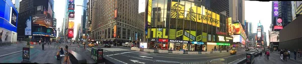 Time square fotos de stock, imágenes de Time square sin royalties ...