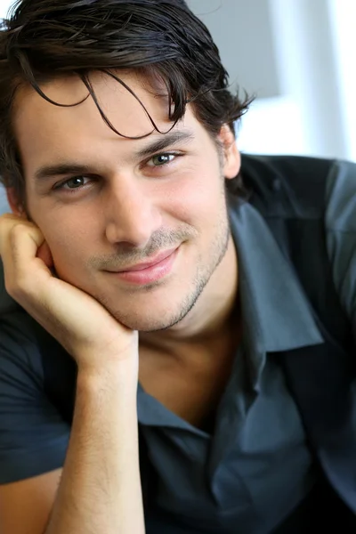 Bel homme jeune images libres de droit, photos de Bel homme jeune ...