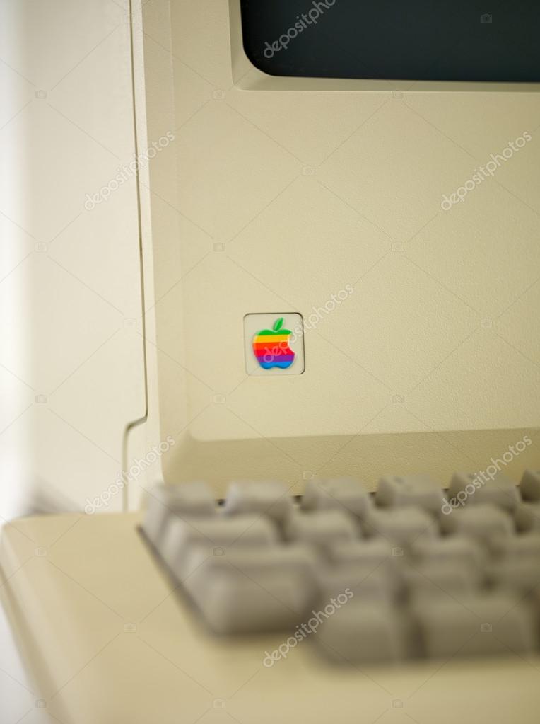 Apple Macintosh 128k from 1984, the vintage iMac – Stock Editorial ...