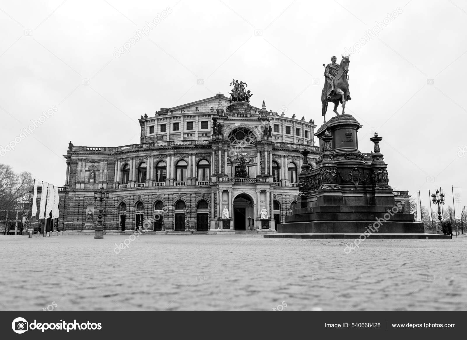 Dresden Germany December 2021 Historical Semperoper Building State ...