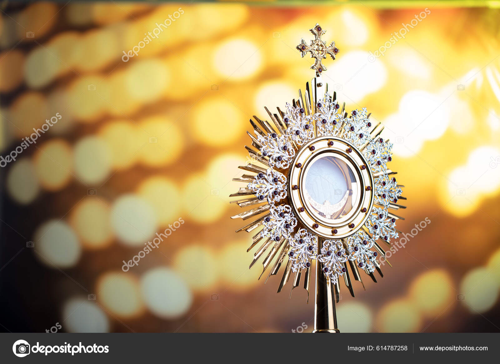 Konsep Agama Katolik Komposisi Simbol Katolik Monstrance Yellow Bokeh ...