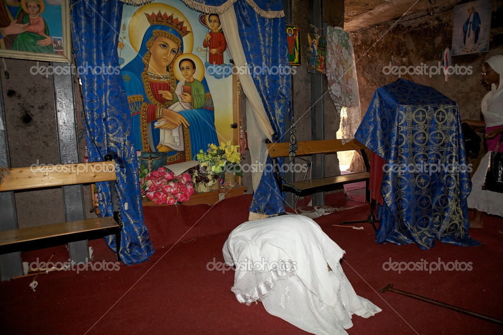 Pilgrim at the Adadi Maryam church — Stock Editorial Photo © ajlber ...