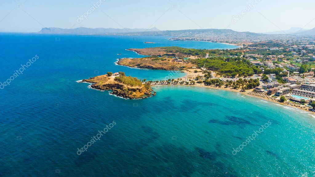 Vista aérea panorámica desde arriba de la ciudad de Chania, isla de ...