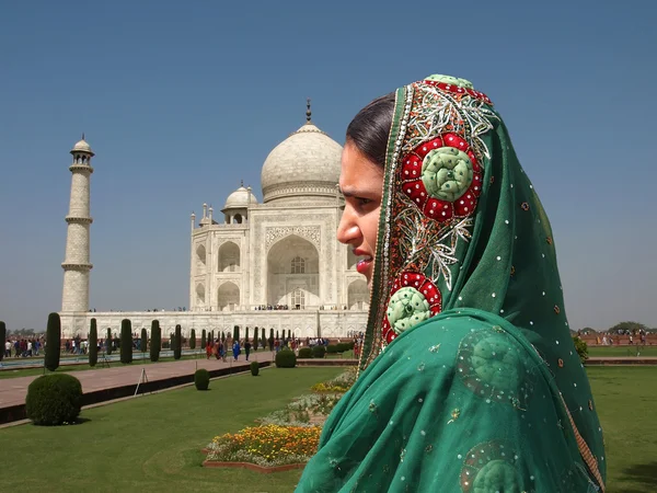 The taj mahal girl Stock Photos, Royalty Free The taj mahal girl Images ...