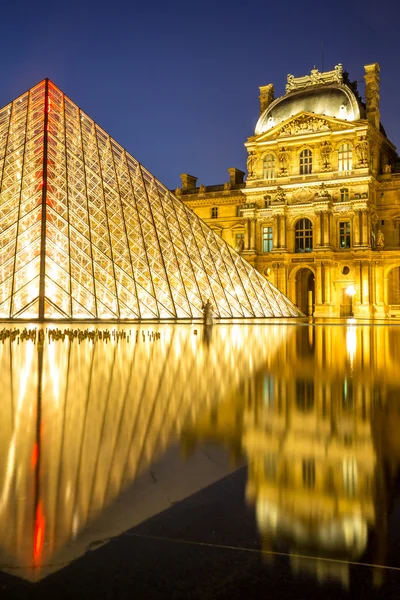 The louvre Stock Photos, Royalty Free The louvre Images | Depositphotos