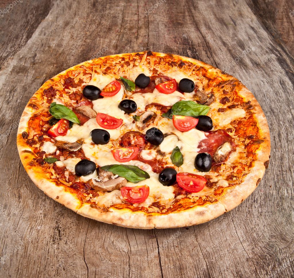 Italienische Pizza — Stockfoto © jag_cz #21676959