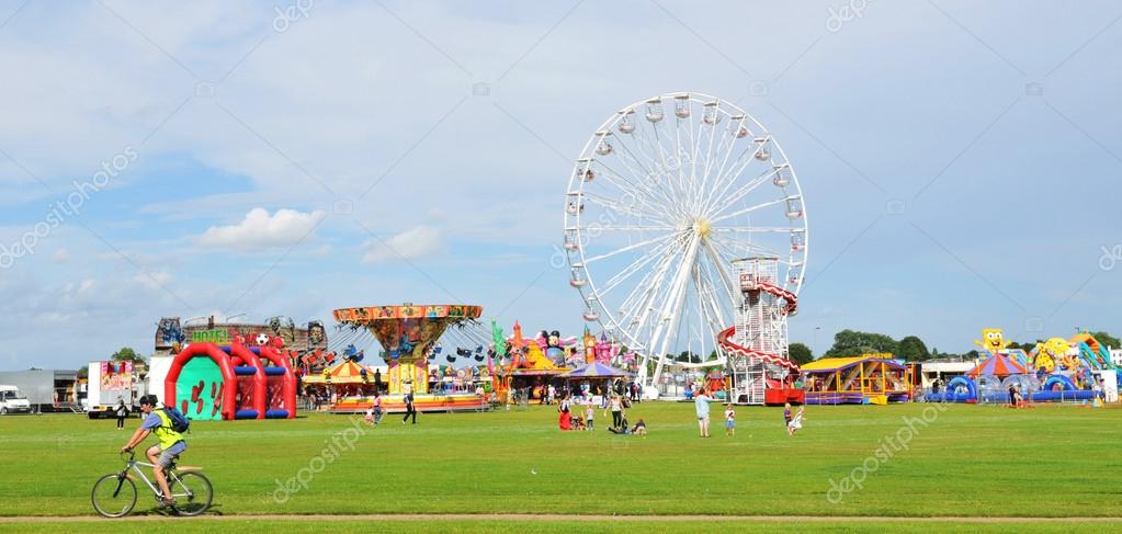 Amusement park – Stock Editorial Photo © lucianmilasan #12122745