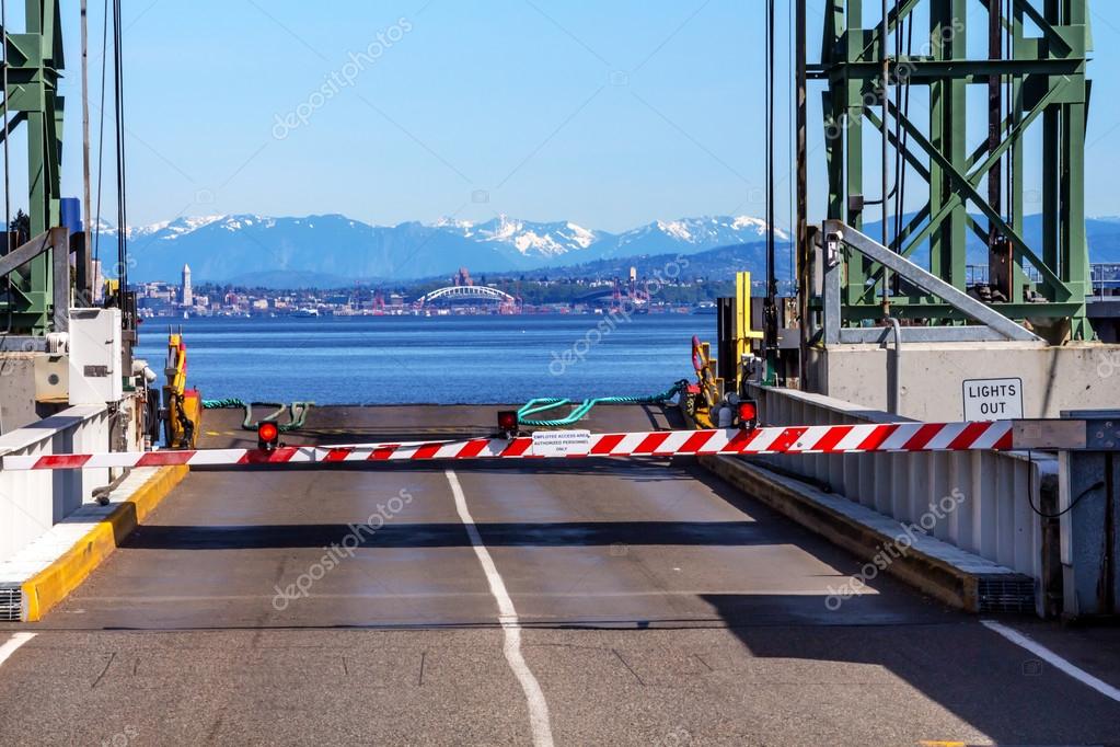 Bainbridge Island Ferry Dock Gate Puget Sound Seattle Cascade Mo Stock ...