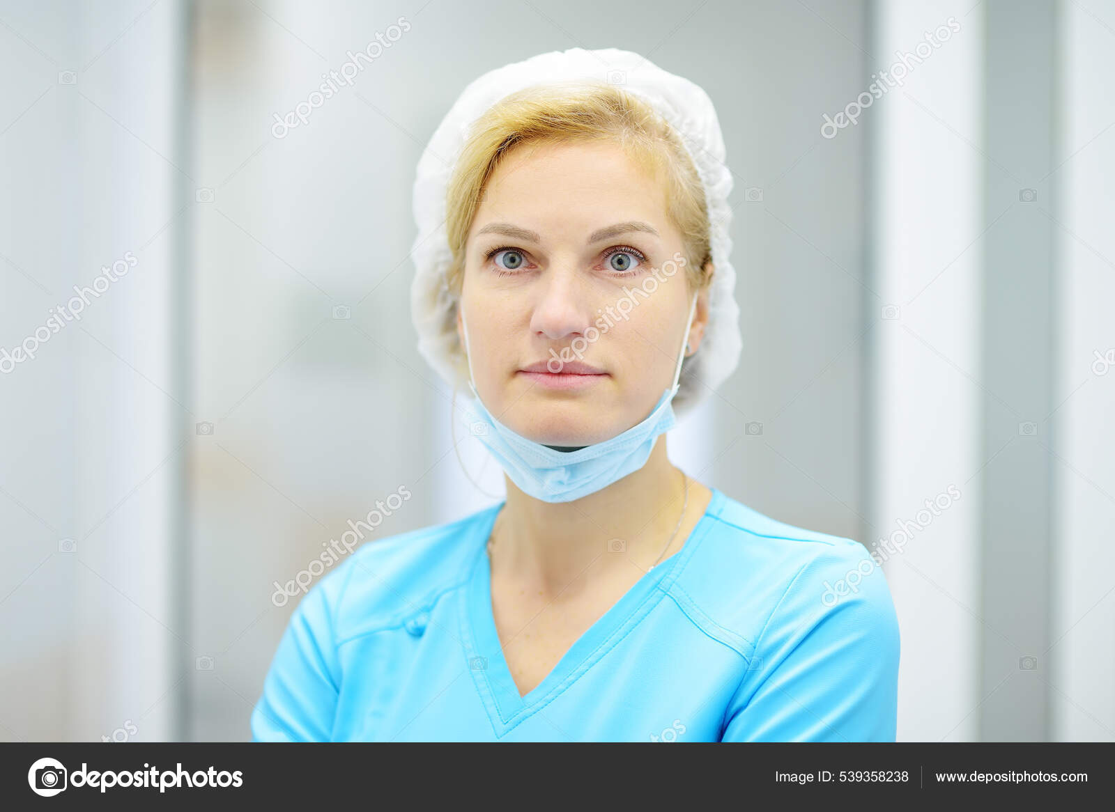 Portrait Female Surgeon Conducting Reception Patients Doctor Preparing ...