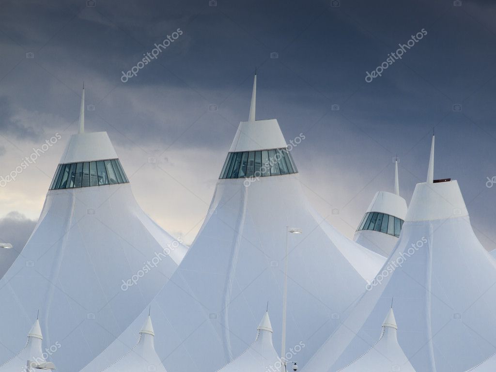 Aeropuerto Internacional de Denver — Foto de stock #12693373 © urban_light