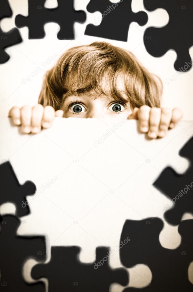 Child looking from behind the paper blank — Stock Photo © Yaruta #38162785