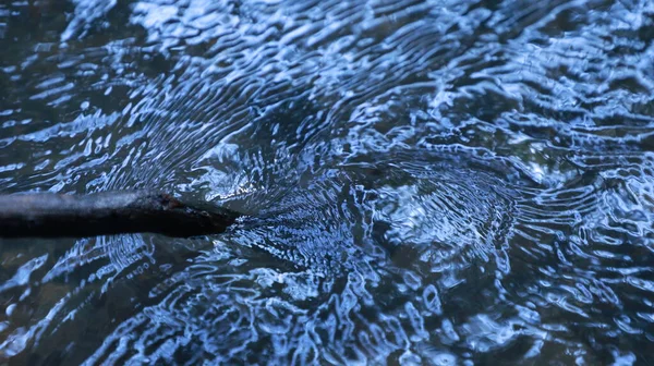 Logga in vatten fotos de stock, imágenes de Logga in vatten sin ...