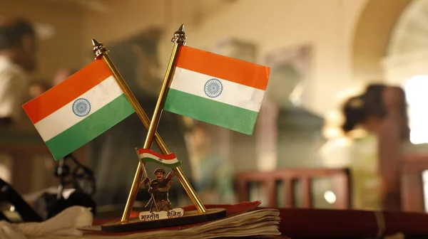 Swatantra veer savarkar watch the biopic of the freedom fighter fotos ...