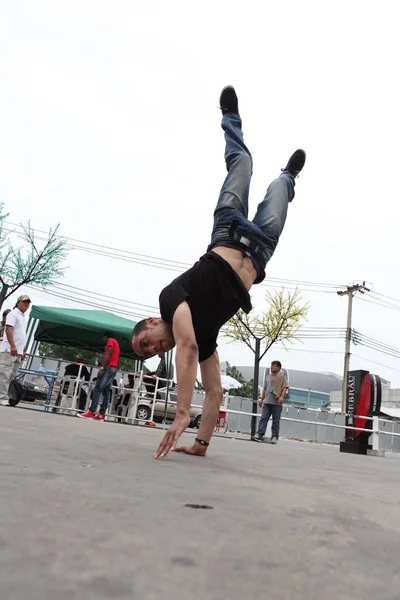 Stuntman lopez futs images libres de droit, photos de Stuntman lopez ...