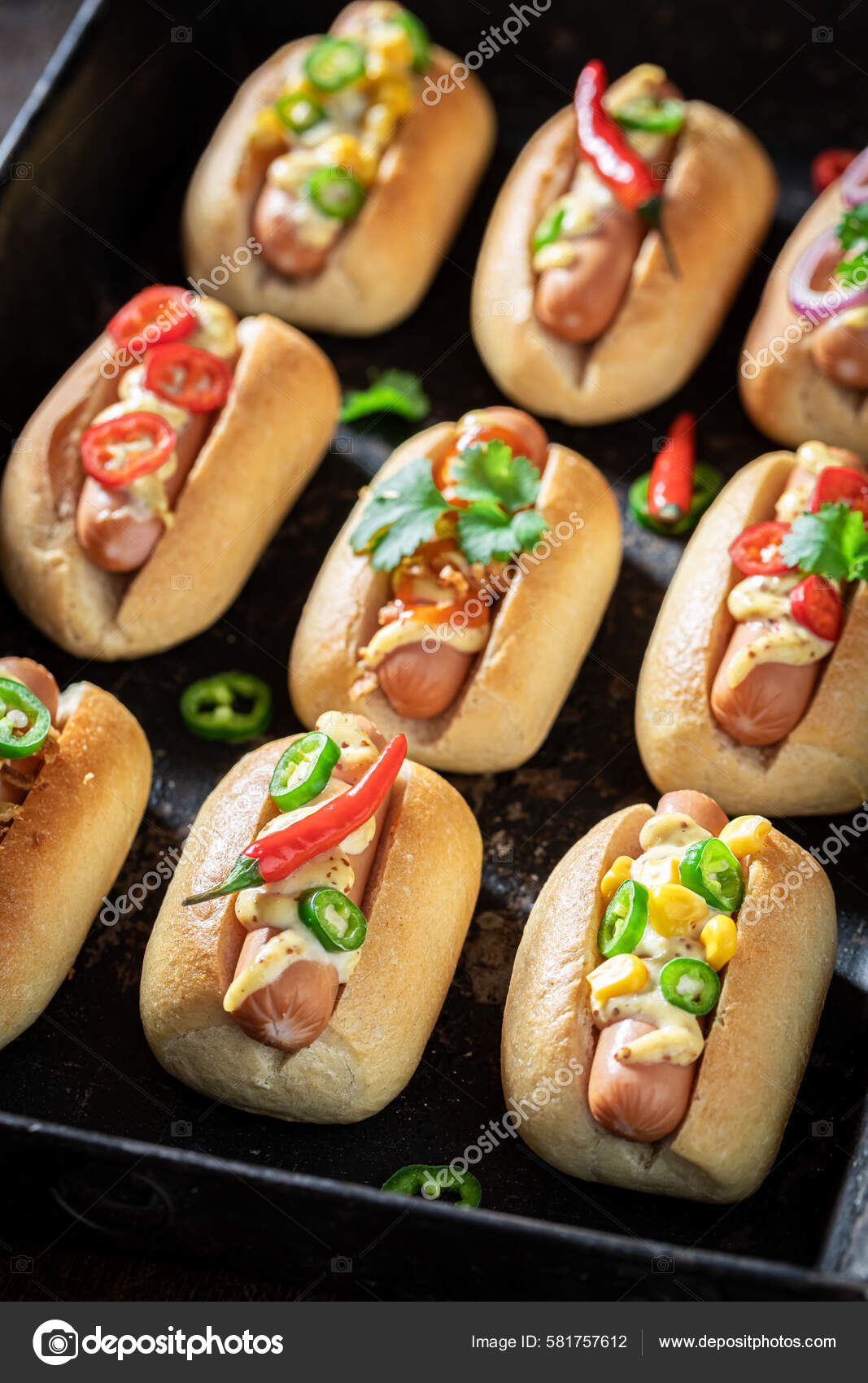 Mini Hot Dogs Frescos Sabrosos Con Diversos Ingredientes Mini Hot ...