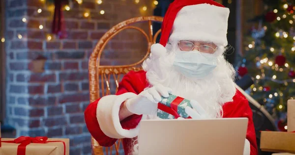 Santa using computer Stock Photos, Royalty Free Santa using computer ...