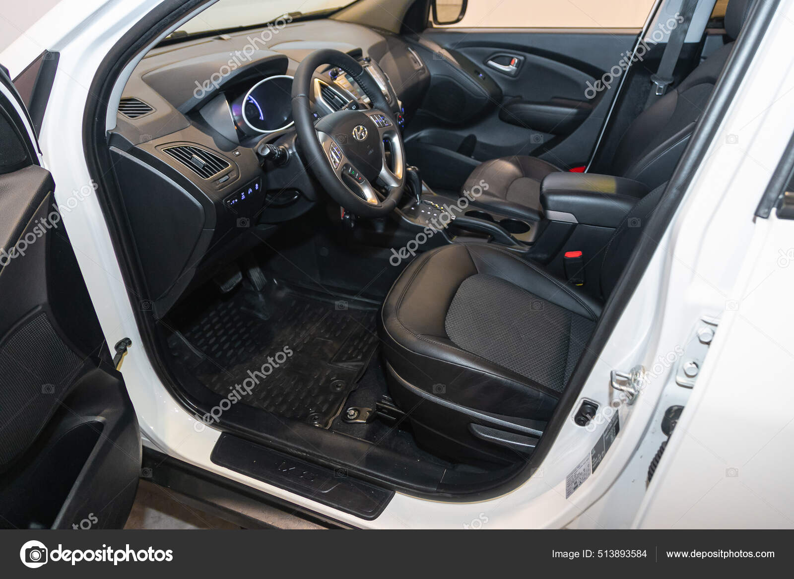 Novosibirsk Russia August 2021 Hyundai Ix35 Interior New Modern Suv — Stock Editorial Photo ...