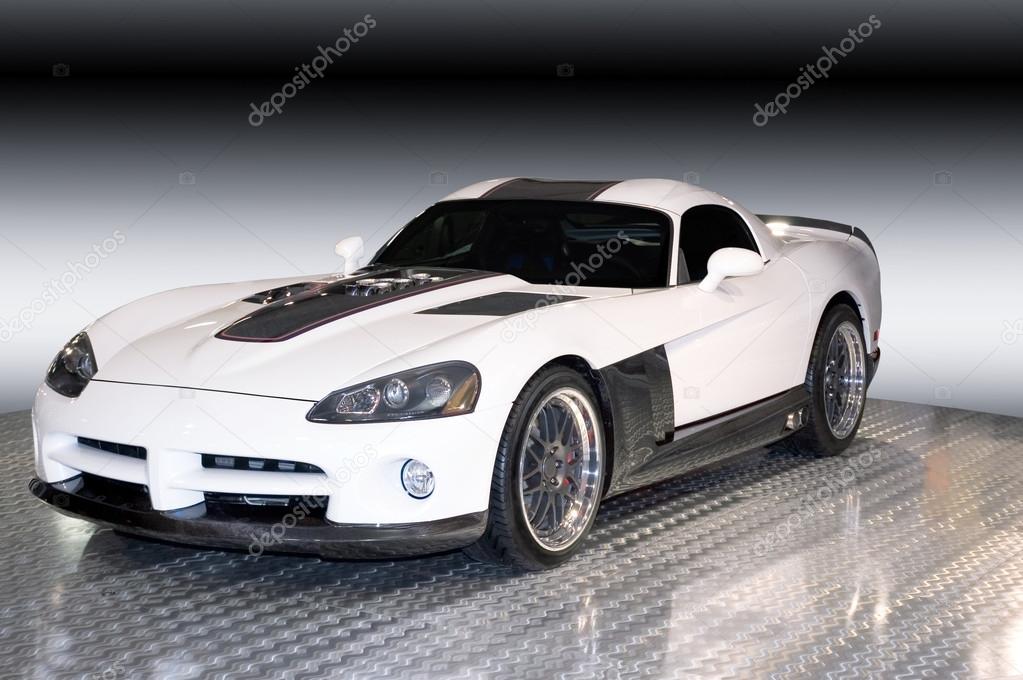 Custom Dodge Viper – Stock Editorial Photo © Mshake #33534497