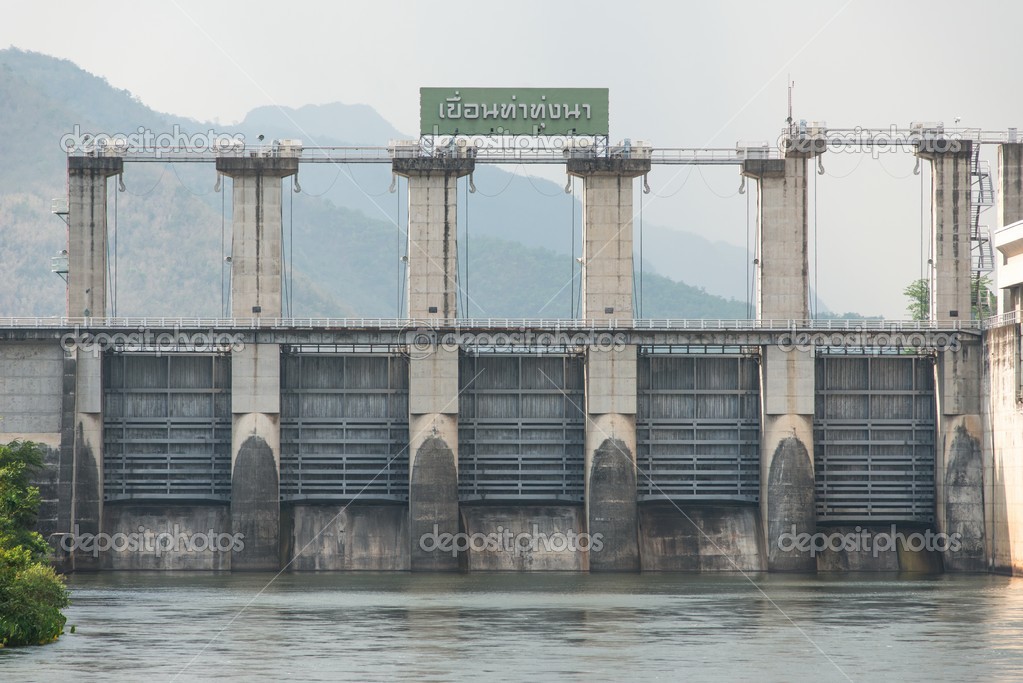 Medium size dam with metal water gate in Thailand — Stock Photo ...
