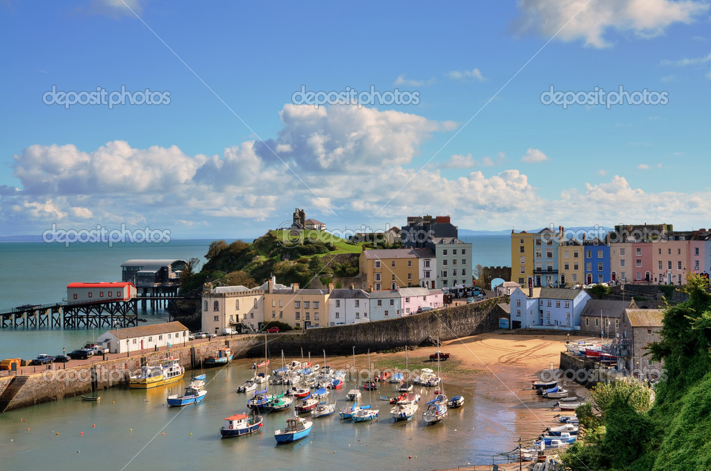 View of Tenby Harbour, with Castle Hill. — Stock Photo © khrizmo #16261781