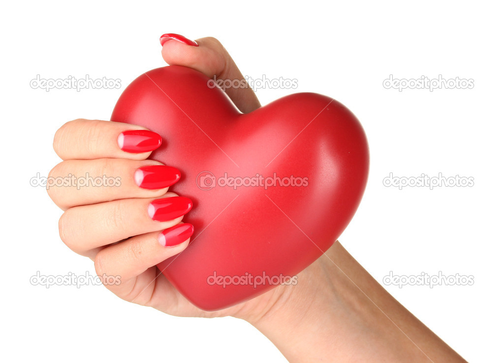 Corazón rojo en la mano de la mujer aislado en blanco — Foto de stock ...