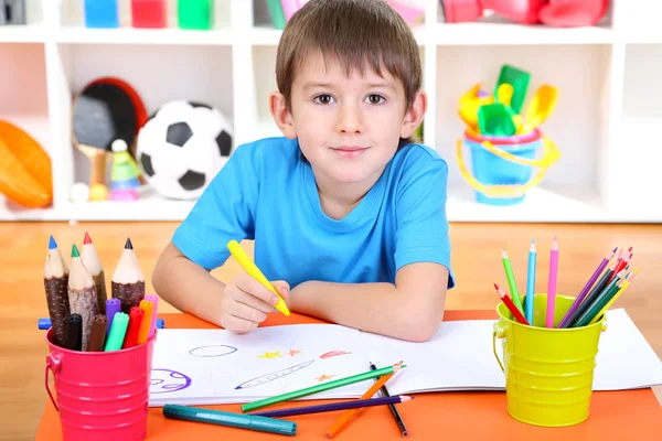 Aranyos kisfiú rajz Stock fotók, Aranyos kisfiú rajz Jogdíjmentes képek ...