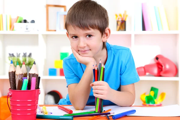 Aranyos kisfiú rajz Stock fotók, Aranyos kisfiú rajz Jogdíjmentes képek ...