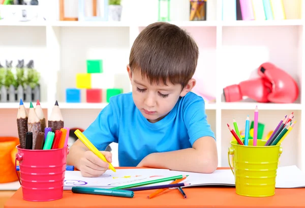 Aranyos kisfiú rajz Stock fotók, Aranyos kisfiú rajz Jogdíjmentes képek ...