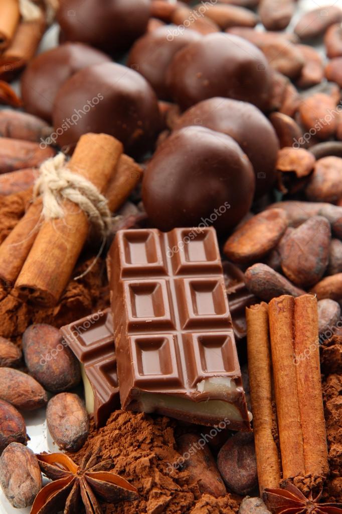 Composición de dulces de chocolate, cacao y especias 2022