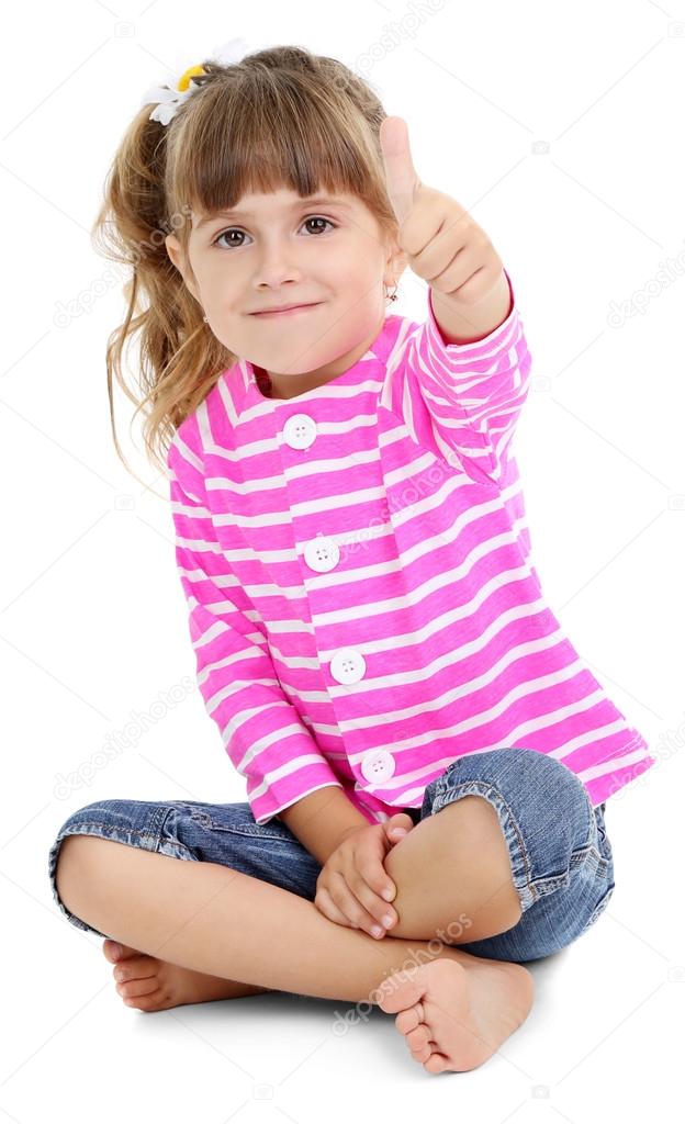 Kleines Mädchen sitzt isoliert auf weißem Boden – Stockfoto ...