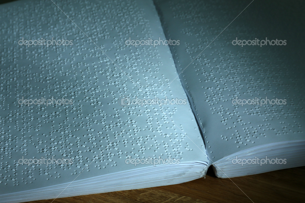 Libro escrito en alfabeto braille para ciegos — Foto de stock #39692139 ...