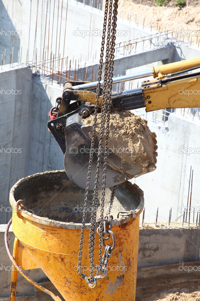 Construction site digger, excavator Stock Photo by ©LSaloni 22600031