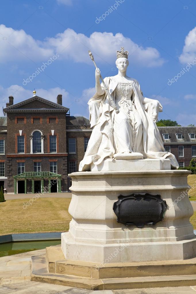 Queen Victoria Statue Kensington Palace at Keira Broun blog