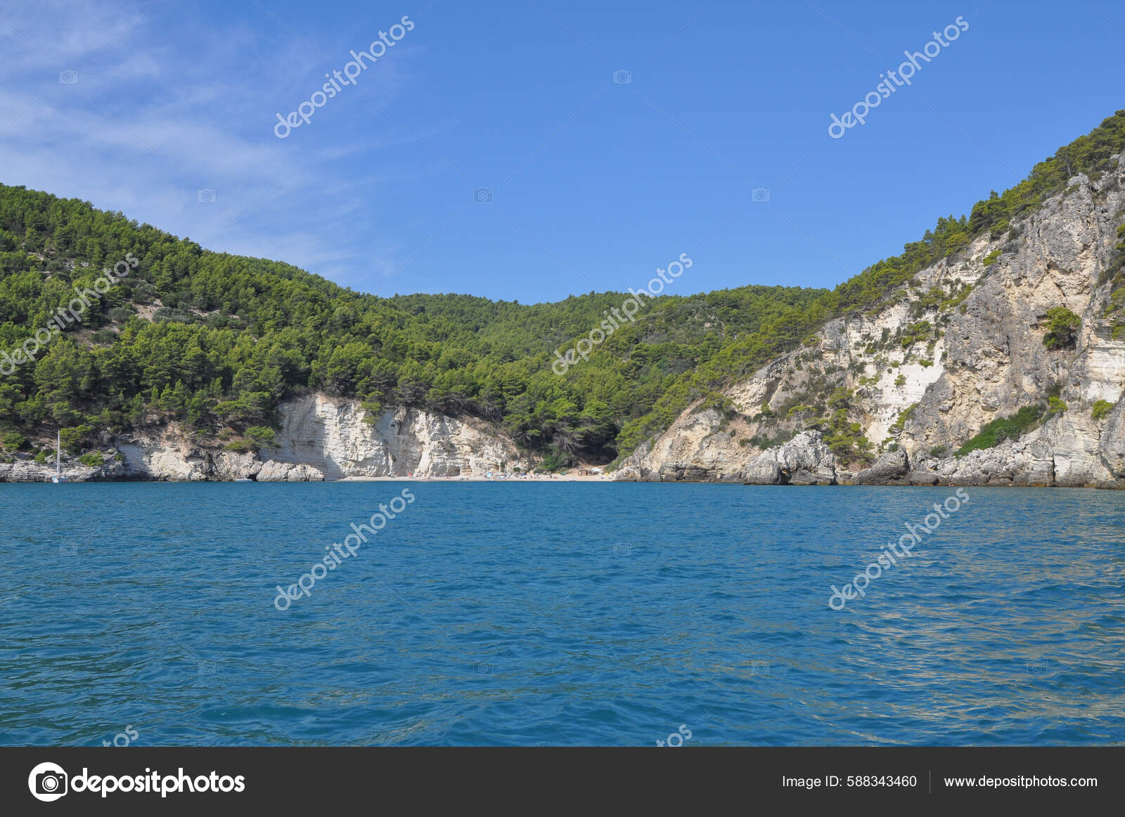 White Cliffs Seen Sea Vieste Italy — Stock Photo © scrisman #588343460