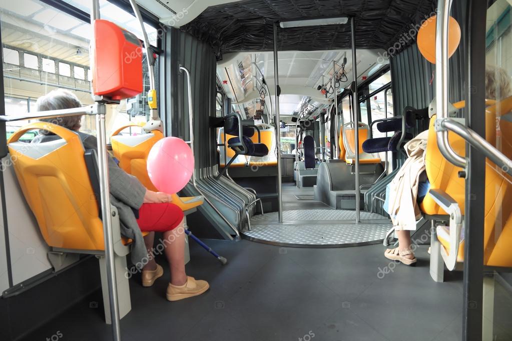 Dentro de autobús urbano — Fotos de Stock © ilfede #12080816