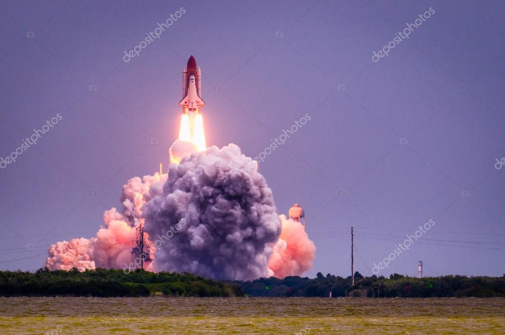 Launch of Atlantis-STS-135 — Stock Editorial Photo © CelsoDiniz #31874067