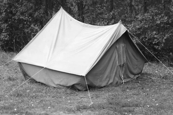 Colonial tent images libres de droit, photos de Colonial tent ...