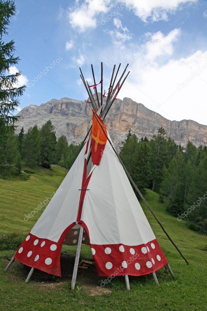 Indian tent cone shaped in an Indian reserve — Stock Photo ...