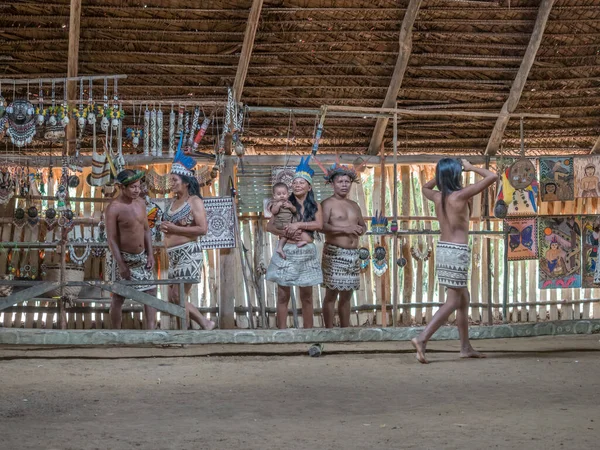 Imágenes de Traditional indigenous game, fotos de Traditional ...