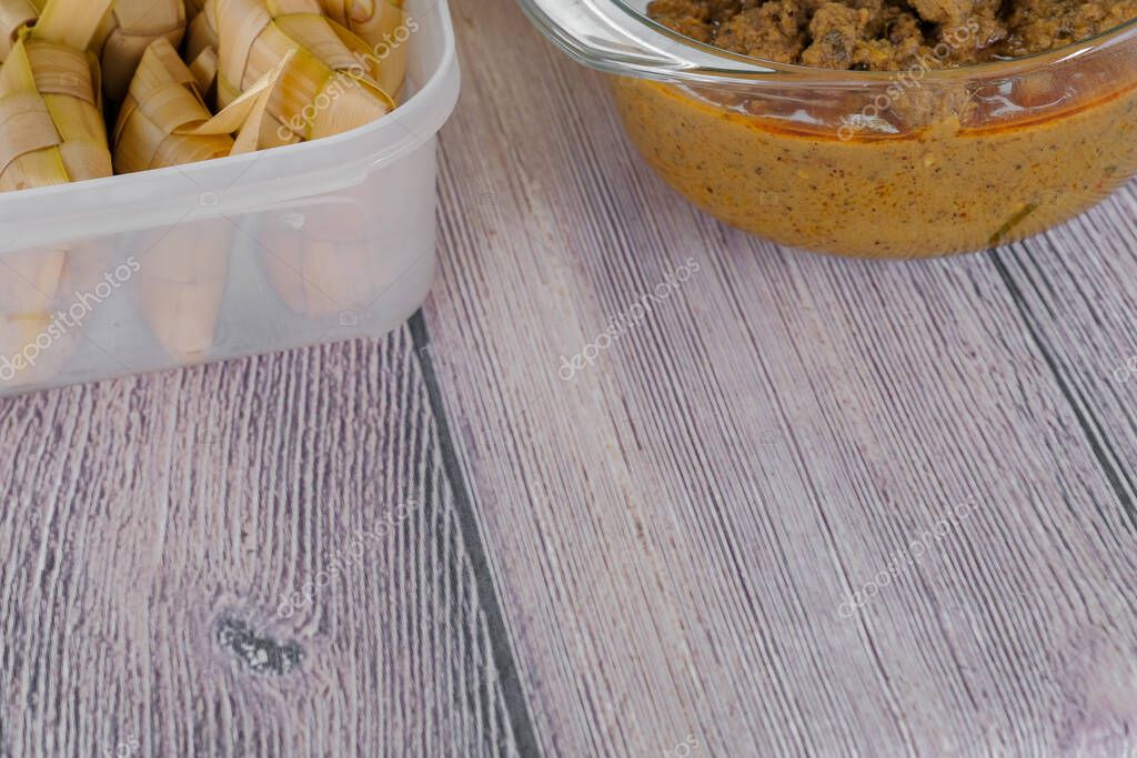 " Ketupat , Rendang, Kuah Kacang & Asam Pedas Tetel" . Traditional ...