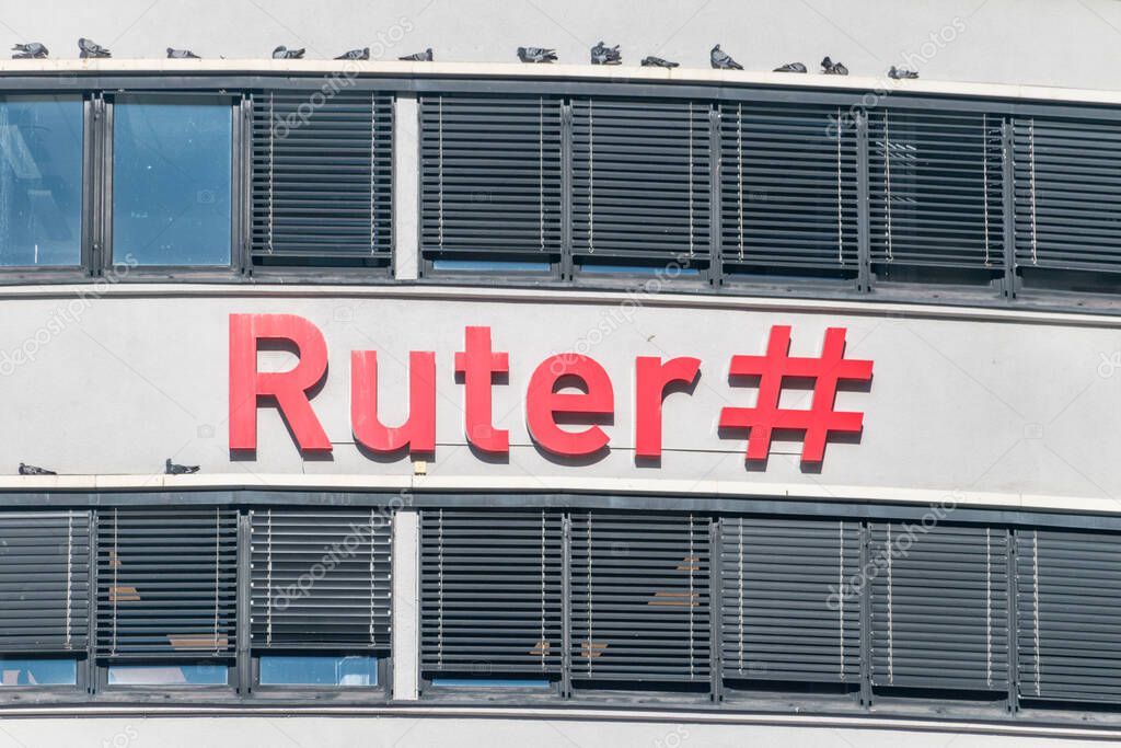 Oslo, Noruega - 25 de septiembre de 2021: emblema de Ruter. Ruter AS es ...