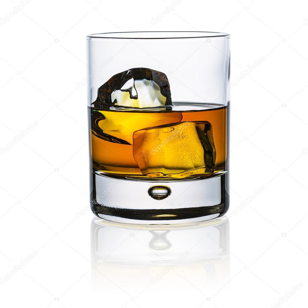 Whiskey Ice Free Glass Plate Isolated Bourbon Rocks Scotland Alcoholic Spirit Tennessee — Stock