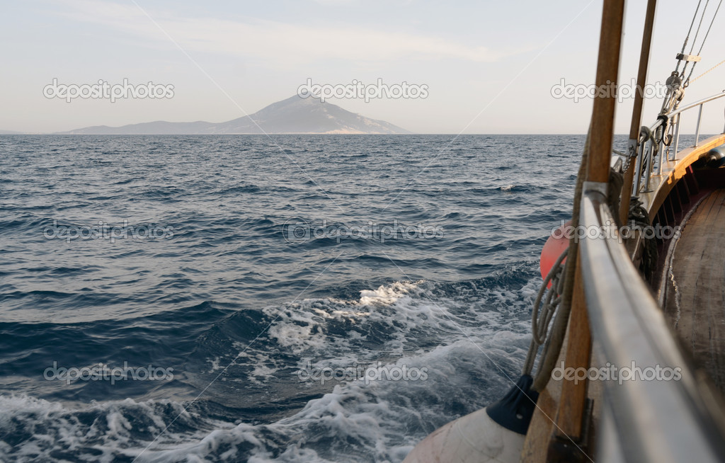 avistamiento de tierra desde el barco 2022